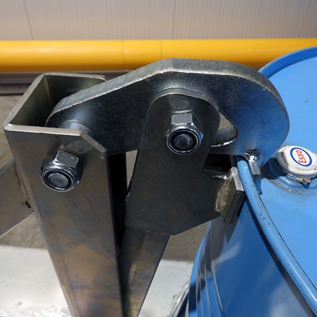 Drum clamp for forklift